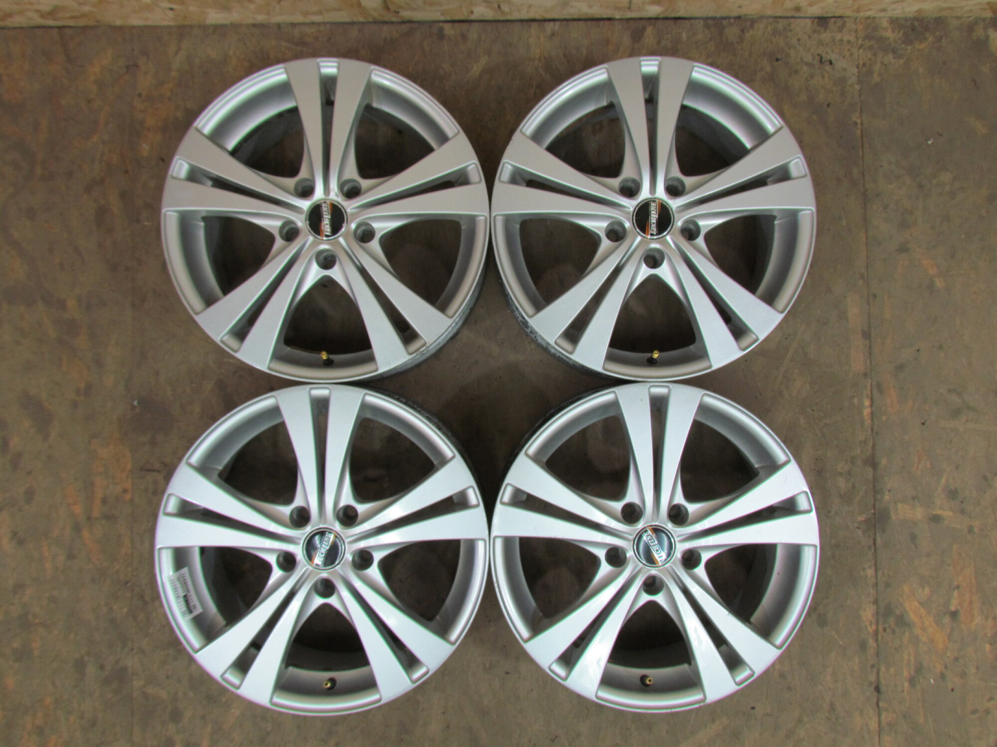 Комплект колесных дисков Hyundai R17 6.5J ET36 5*114.3 DIA67.1 (реплика) 0025915