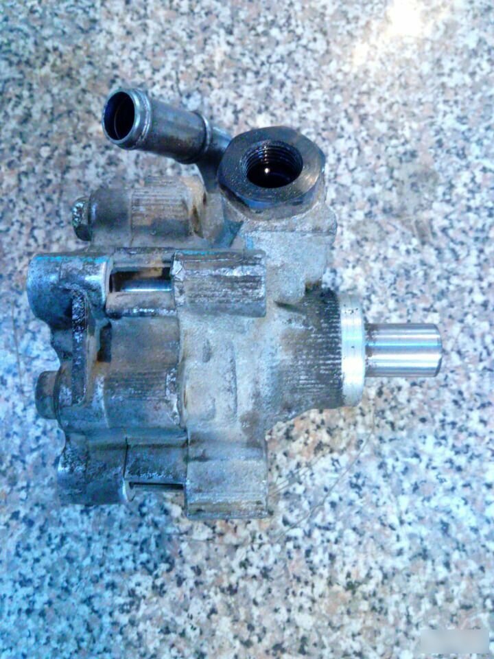 Насос гидроусилителя руля Chevrolet Cobalt 13578791