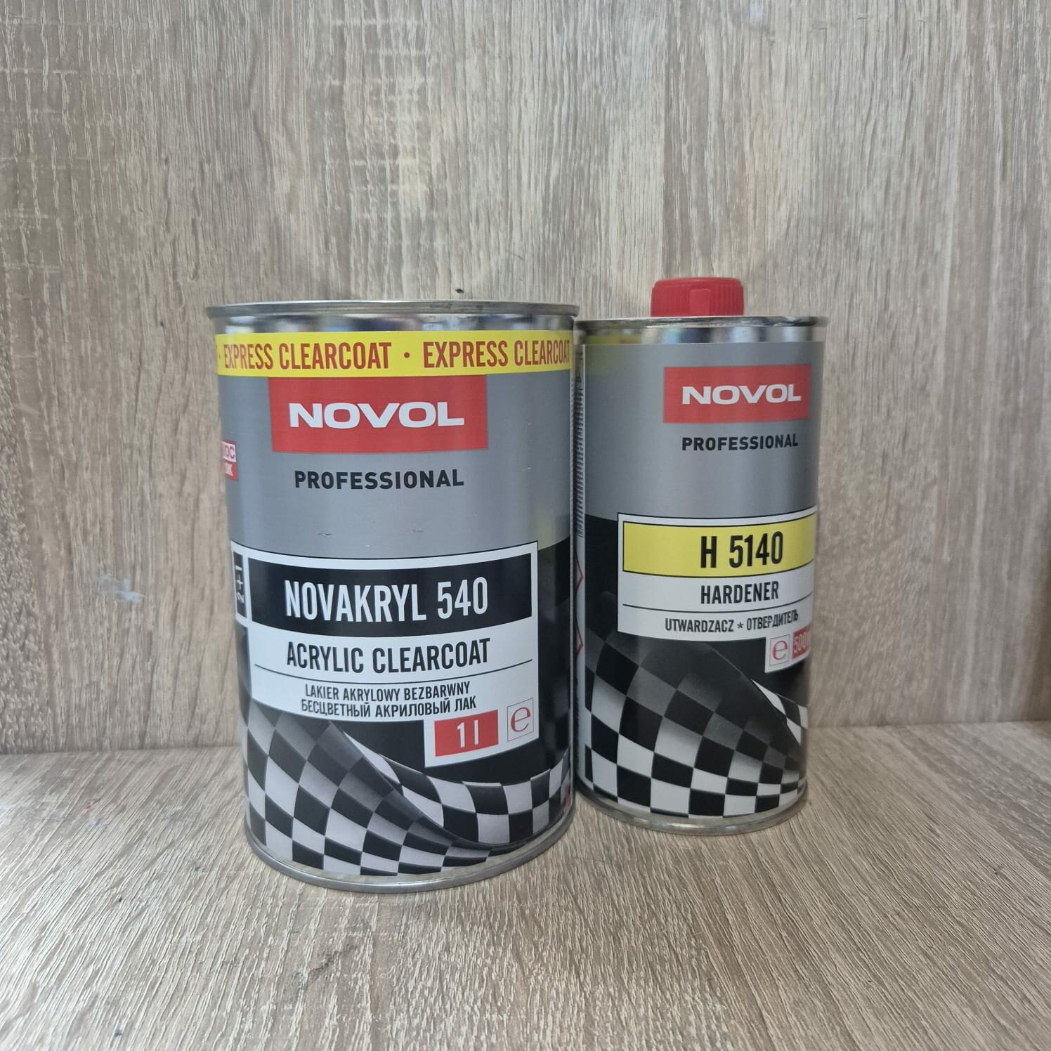 Лак акриловый 540 Novol VHS SR 2+1 с отвердителем H5140 1,5л