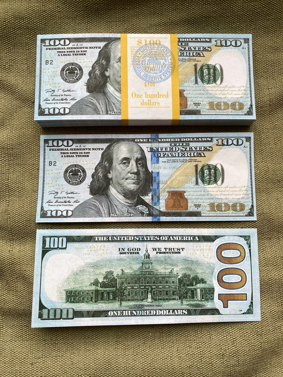 Пачка бутафорских денег 100 долларов США нового образца, 100 купюр (ненастоящие деньги, банк приколов)