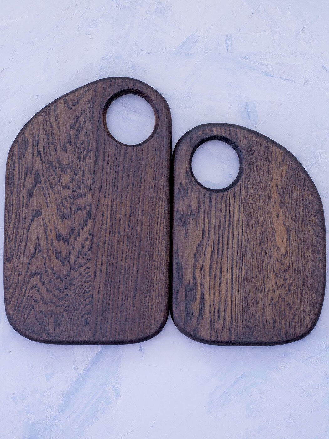 Набор разделочных досок деревянных. 2 доски: маленькая и средняя. Дерево - Дуб. Цвет черный.