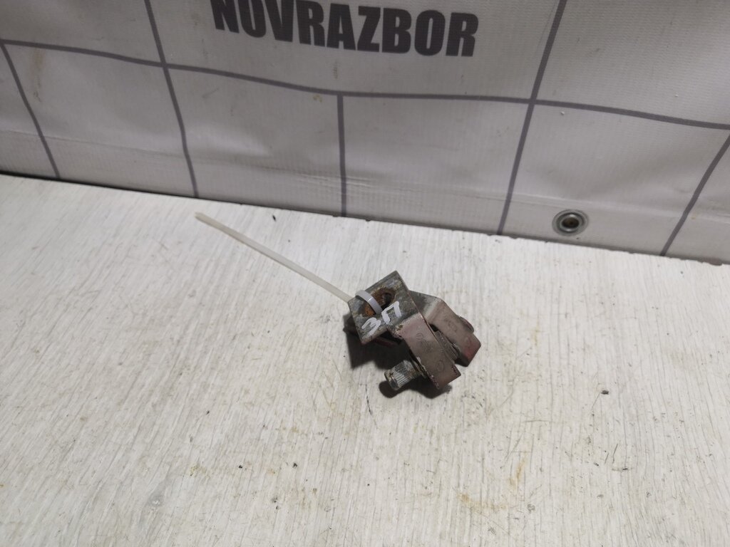 Петля двери VW Passat B3 1988-1993