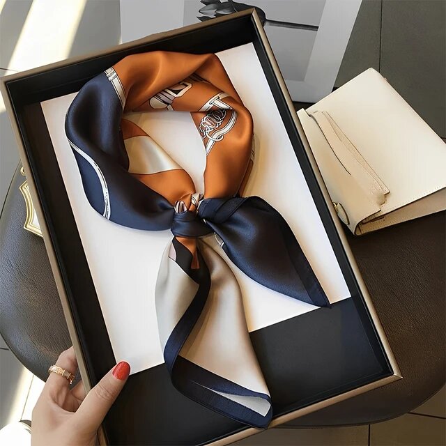 2025 роскошный брендовый Новый Модный Шелковый простой шарф бандана женские повязки для волос квадратные шарфы для шеи искусственная атласная Женская повязка на голову