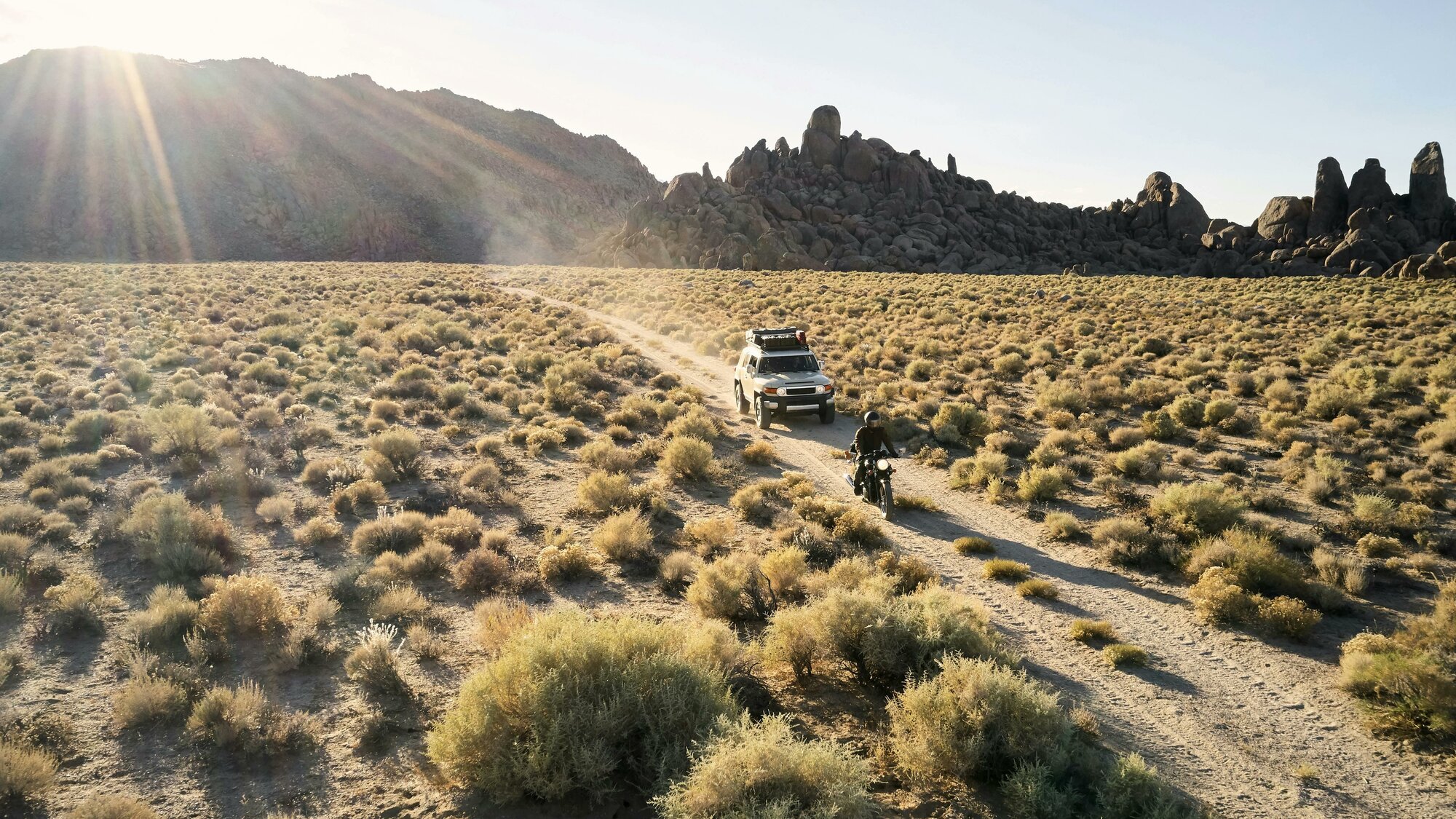 Картина на холсте 60x110 LinxOne "Автомобиль, интерьер для дома / декор на стену / дизайн