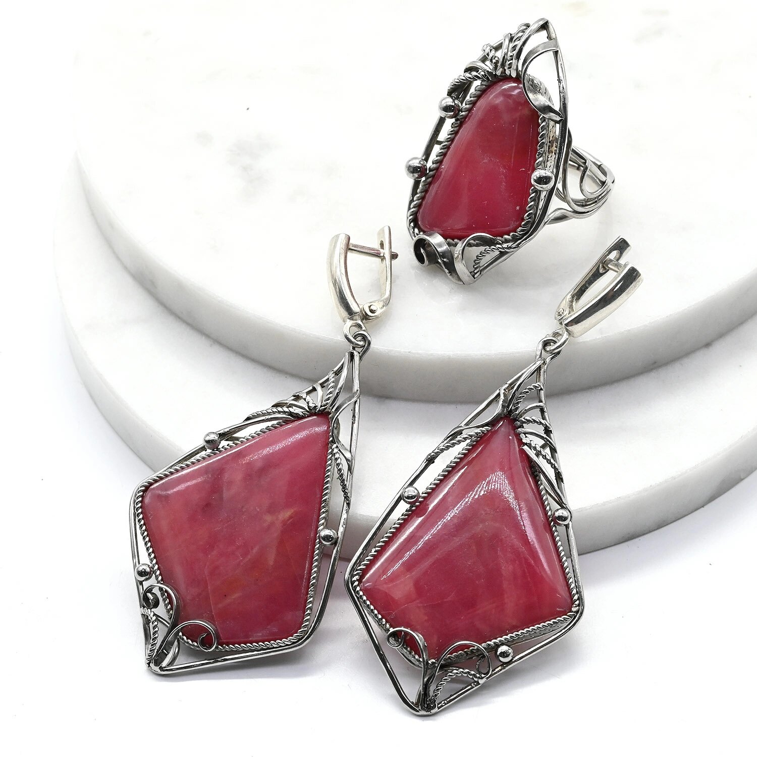 Комплект бижутерии: серьги, кольцо, хромдиопсид