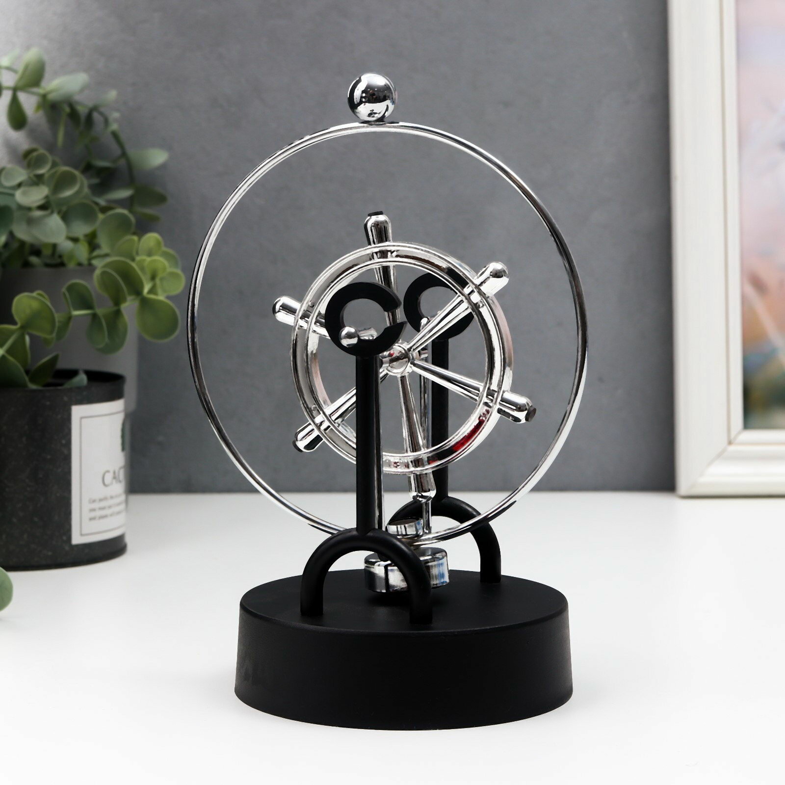 Маятник настольный антистресс "Сфера - колесо", 12x12x20 см, цвет: хромированный