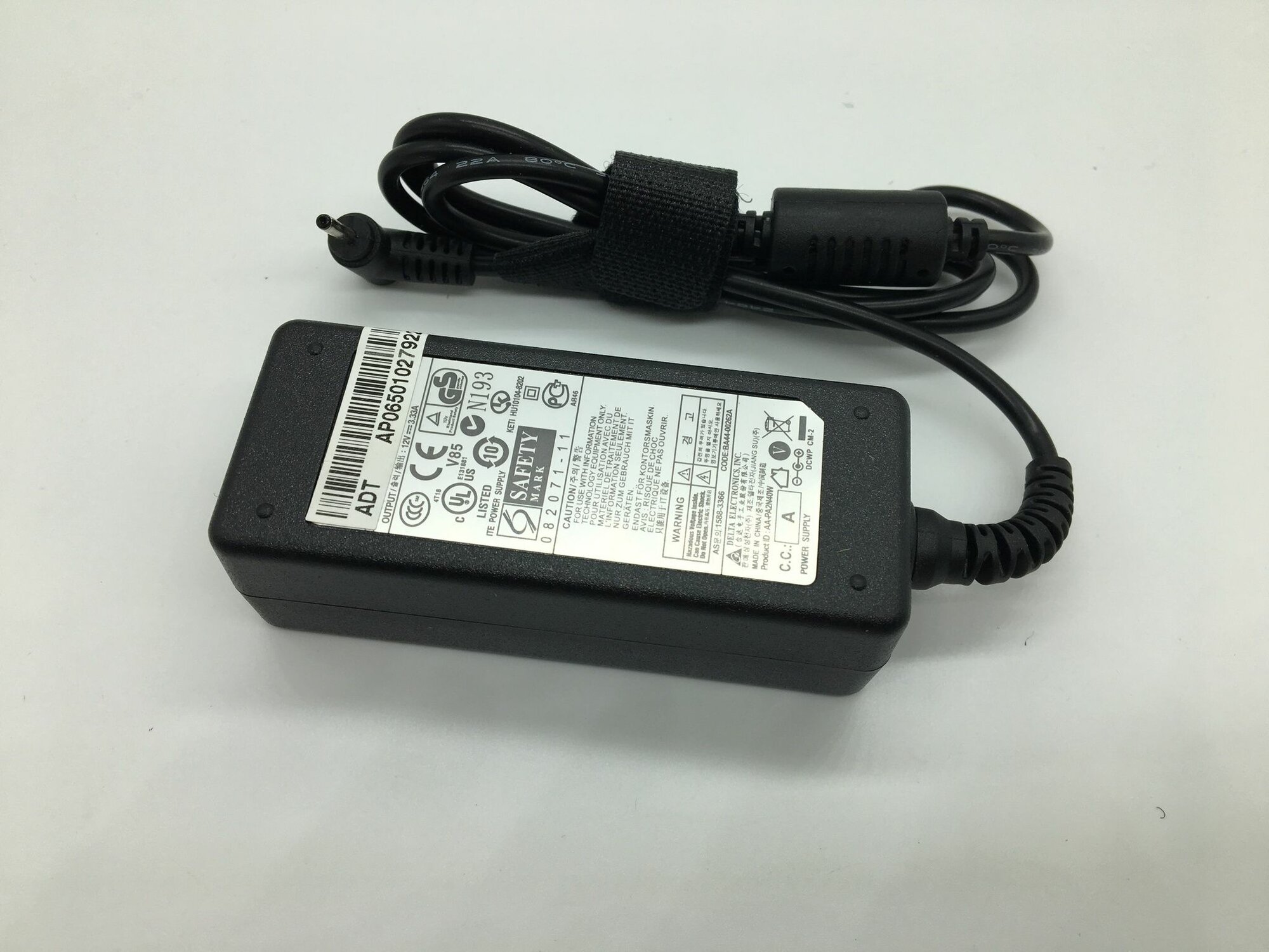 Блок питания для ноутбука и планшета Samsung 12V 3.33A (3.0x0.8)