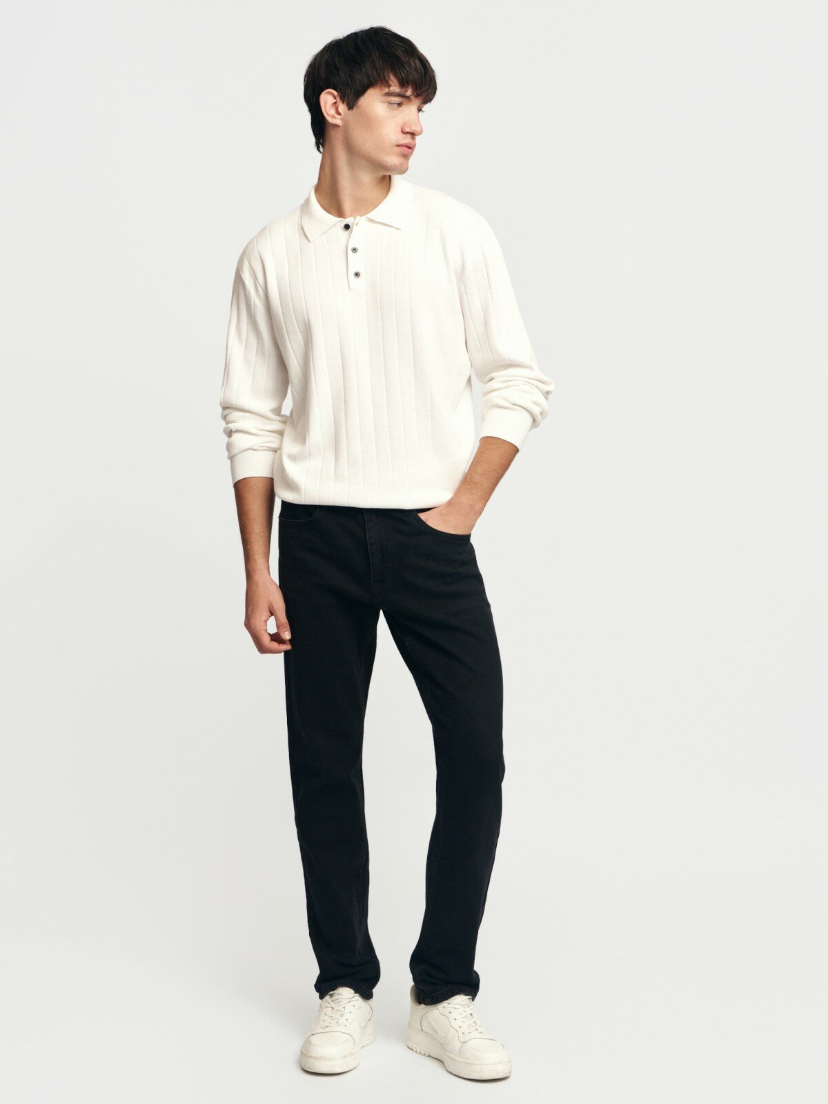 Джинсы зауженные 