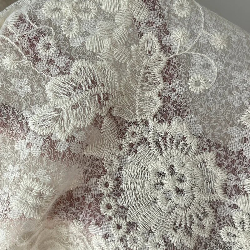 Кружевная хлопковая ткань с цветочной вышивкой 130 см