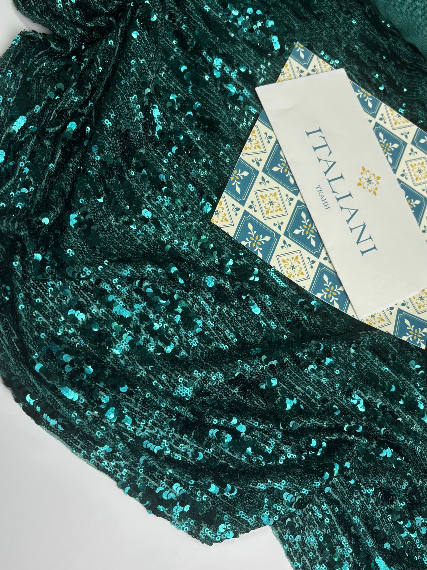 Пайетки на мягкой трикотажной сетке/полиамид, пайетка/150 см*140 (160) см/Италия