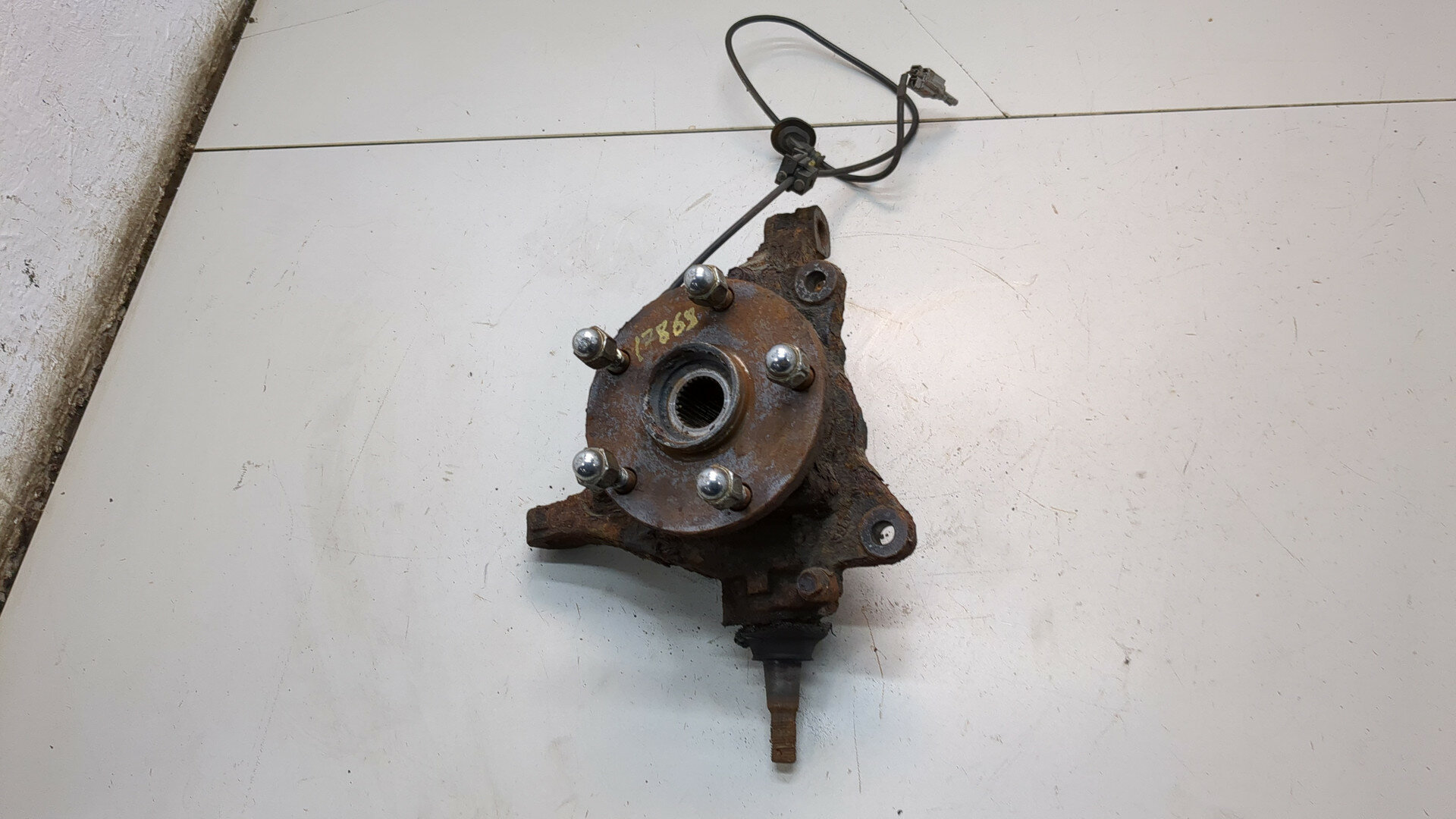 Ступица (кулак, цапфа) правая передняя Subaru Tribeca (B9) Б/У