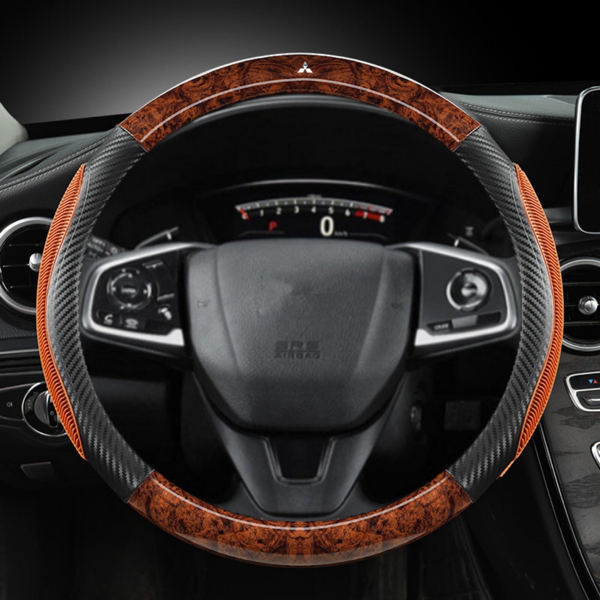 Чехол на руль автомобиля подходит для чехла на руль Mitsubishi диаметром 37-38 см, коричневого цвета.