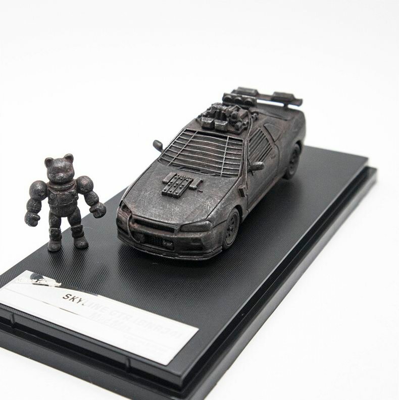 Коллекционная машинка Stance Hunters 1:64 Nissan GTR - Mad Max Luxury with bear