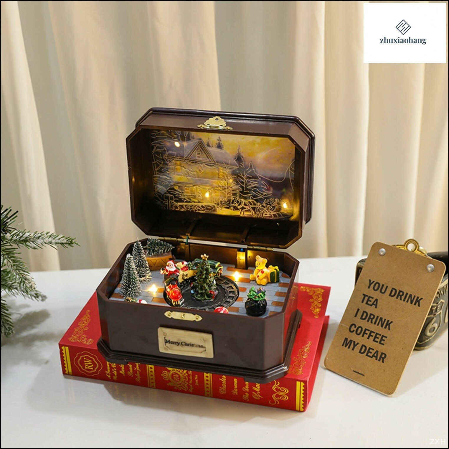 Музыкальная шкатулка с эксклюзивной LED подсветкой и вращением на батарейках и USB для праздничного декора и подарков, рождественская