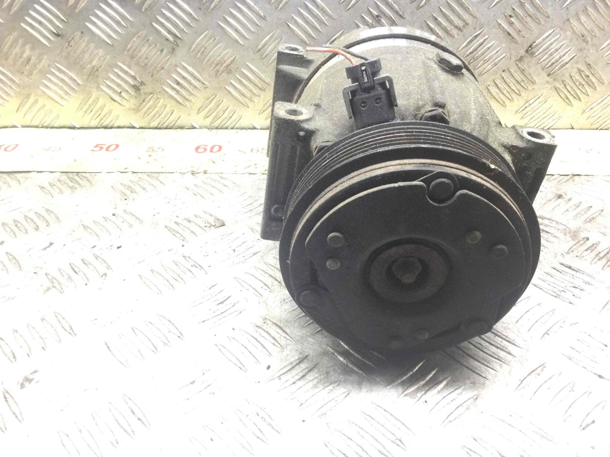 Б/У Компрессор кондиционера Renault Scenic 1 поколение [рестайлинг] (1999-2003) 2001 г.