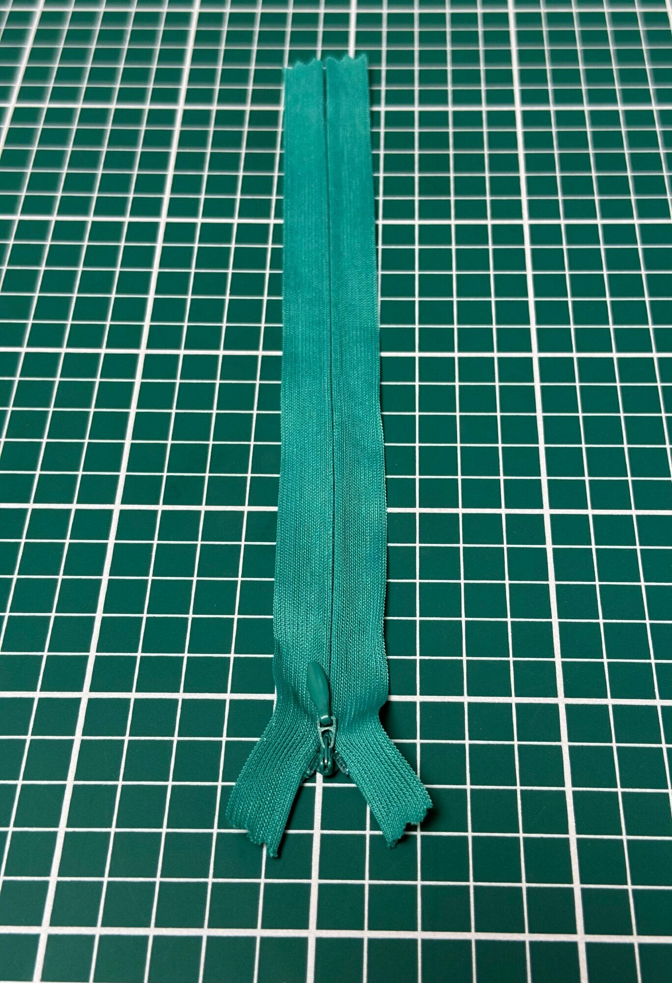 Молния Потайная , замок автомат, цвет бирюзовый, 22 см, цена за 1 штуку.