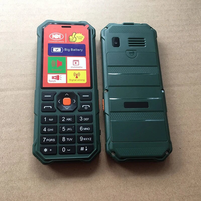 Ультратонкий Мобильный Телефон С 3 SIM-картами, 2,4-дюймовым Экраном, 2G GSM, Кнопками, Bluetooth, Фонариком, MP3