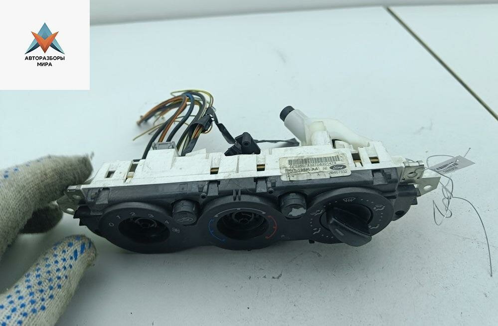 Блок управления печки / климат-контроля Ford Focus 2 рест. 2007 7M5T19980AA