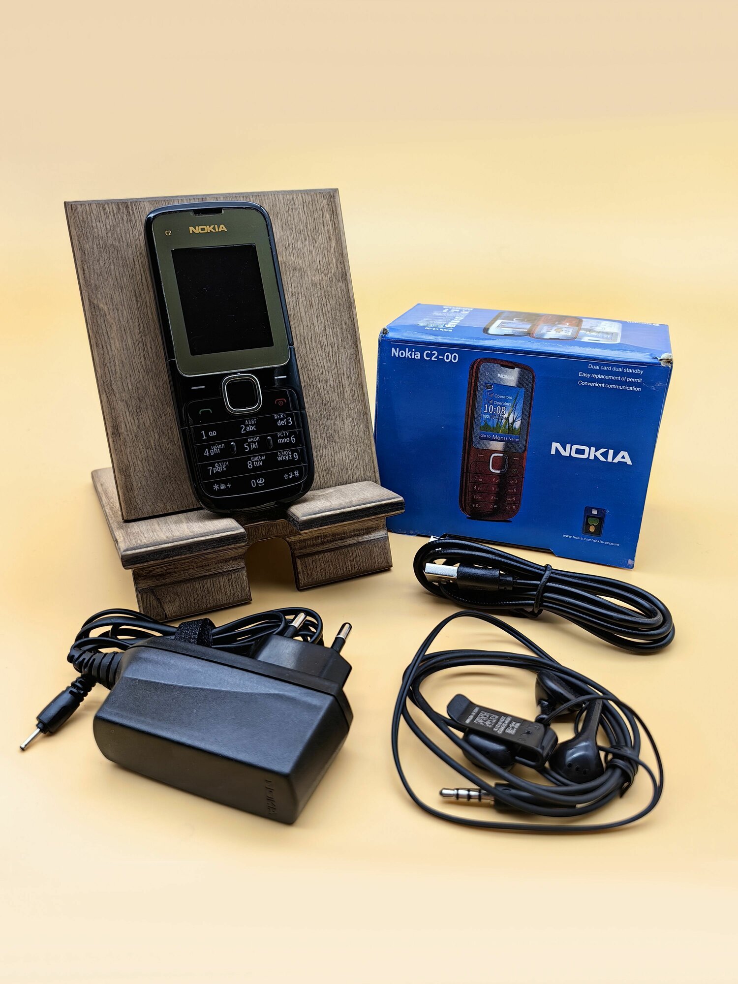 Мобильный кнопочный телефон Nokia C2-00, Черный