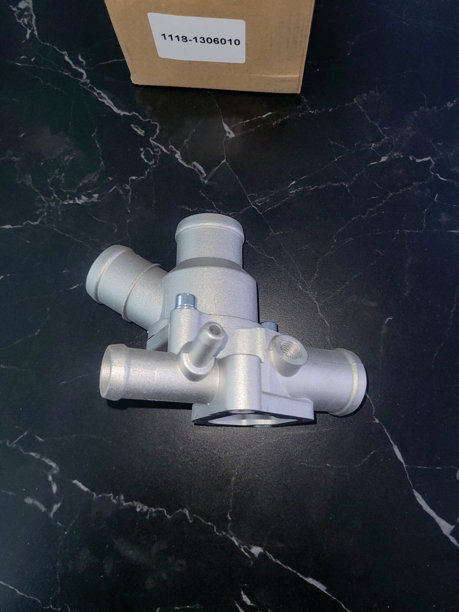 Корпус термостата + Термостат ВАЗ в сборе арт. 1118-1306010