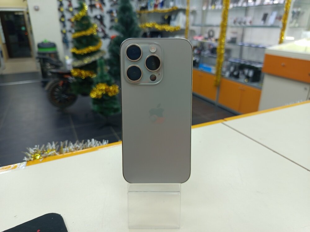 Смартфон Apple iPhone 15 Pro 256 Gb Natural Titanium, Dual Nano SIM б/у с уценкой