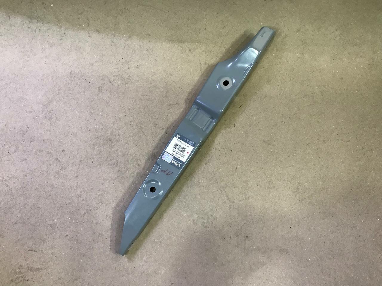 Кронштейн крепления переднего крыла правый Ваз 2123 Нива Тревел, Нива Шевроле