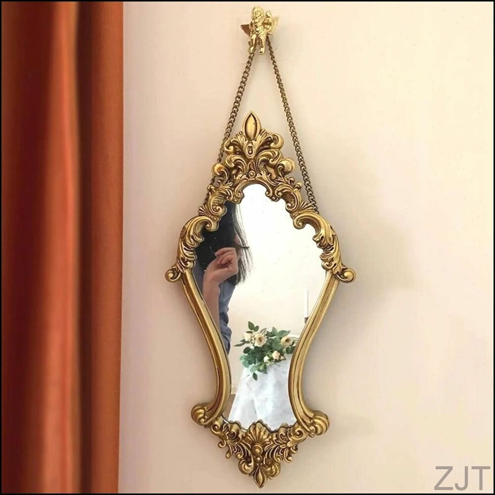Зеркало настенное в стиле рококо с золотым покрытием (20 40 см, с ангелочком)