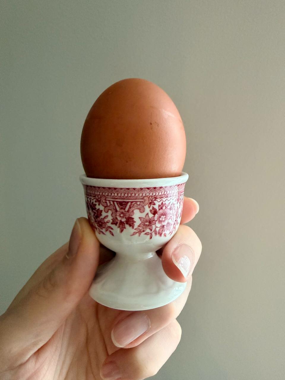 Подставка для яйца/пашотница. Villeroy&Boch. Серия "FASAN" Высота 6 см, диаметр 5 см. Без сколов и трещин. Высококачественный фарфор. 1970-ые.