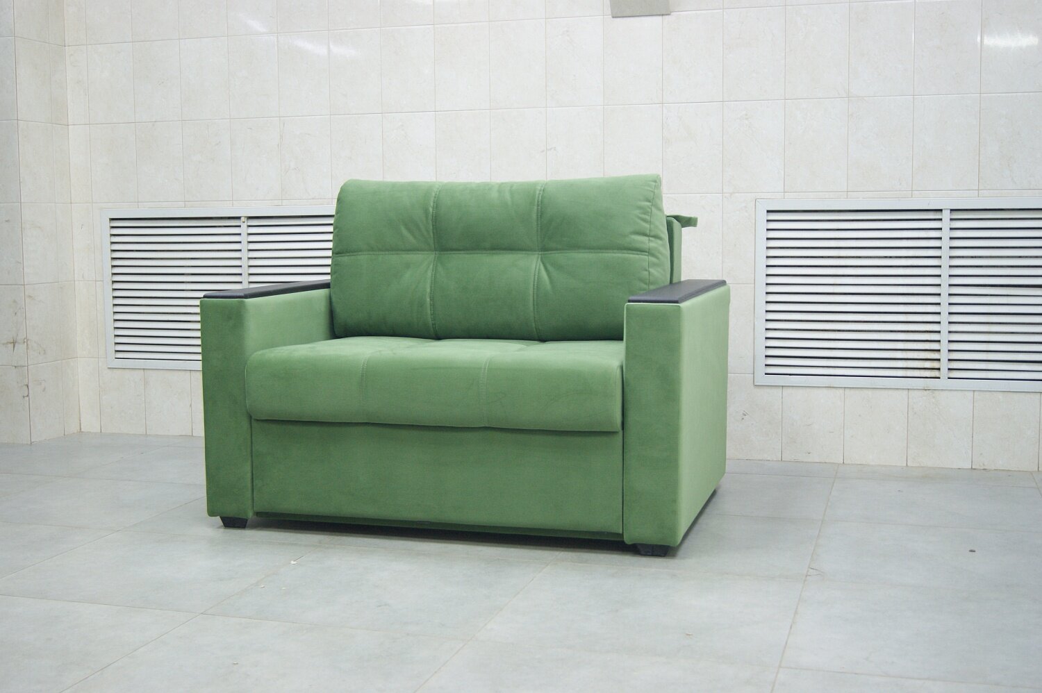 Прямой диван Атланта Мини 100 Зеленый микровелюр, выкатной, 133х90х80 см, с ящиком для белья