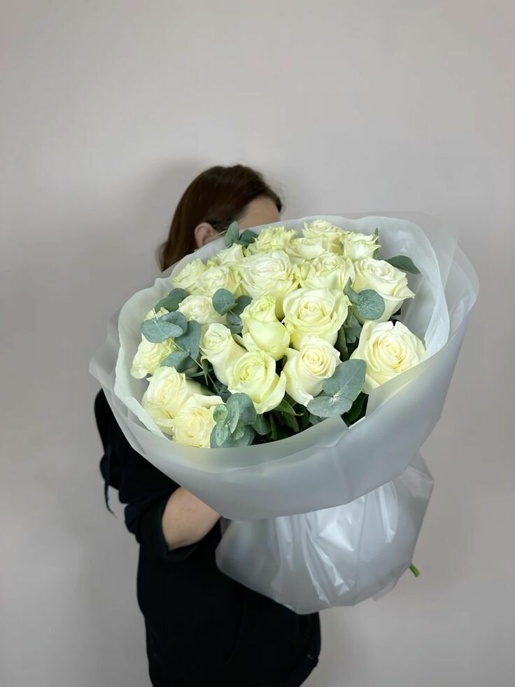Букет из белых роз 25шт.