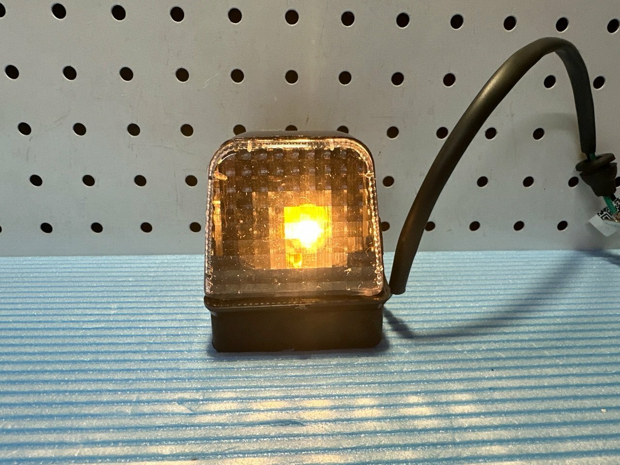 Фонарь габаритный на верх кабины Volvo FH FM Вольво ФШ ФМ