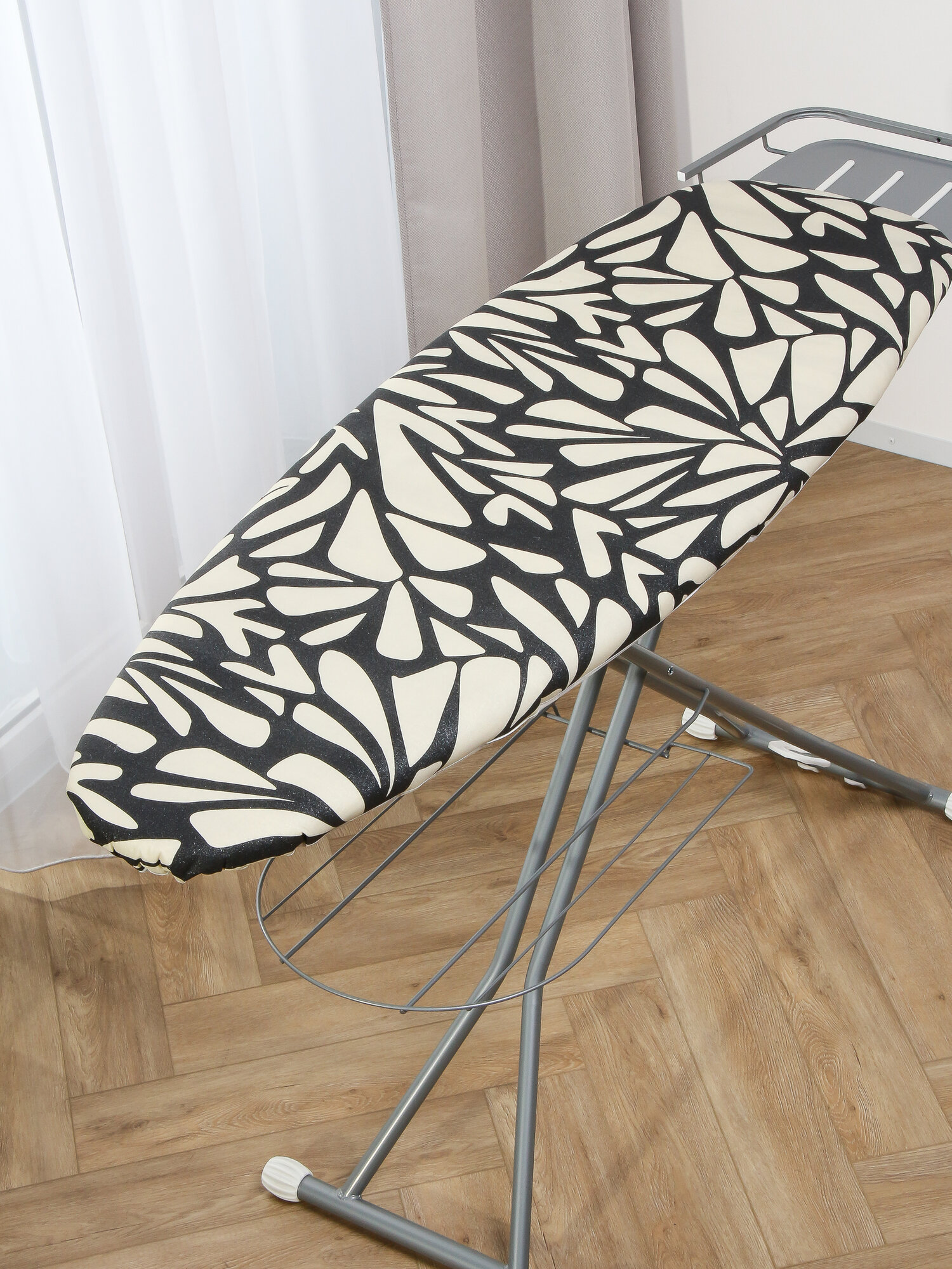 Чехол для гладильной доски Марья Искусница 129.5х46 см, антипригарное покрытие, трехслойный, цвет черное золото