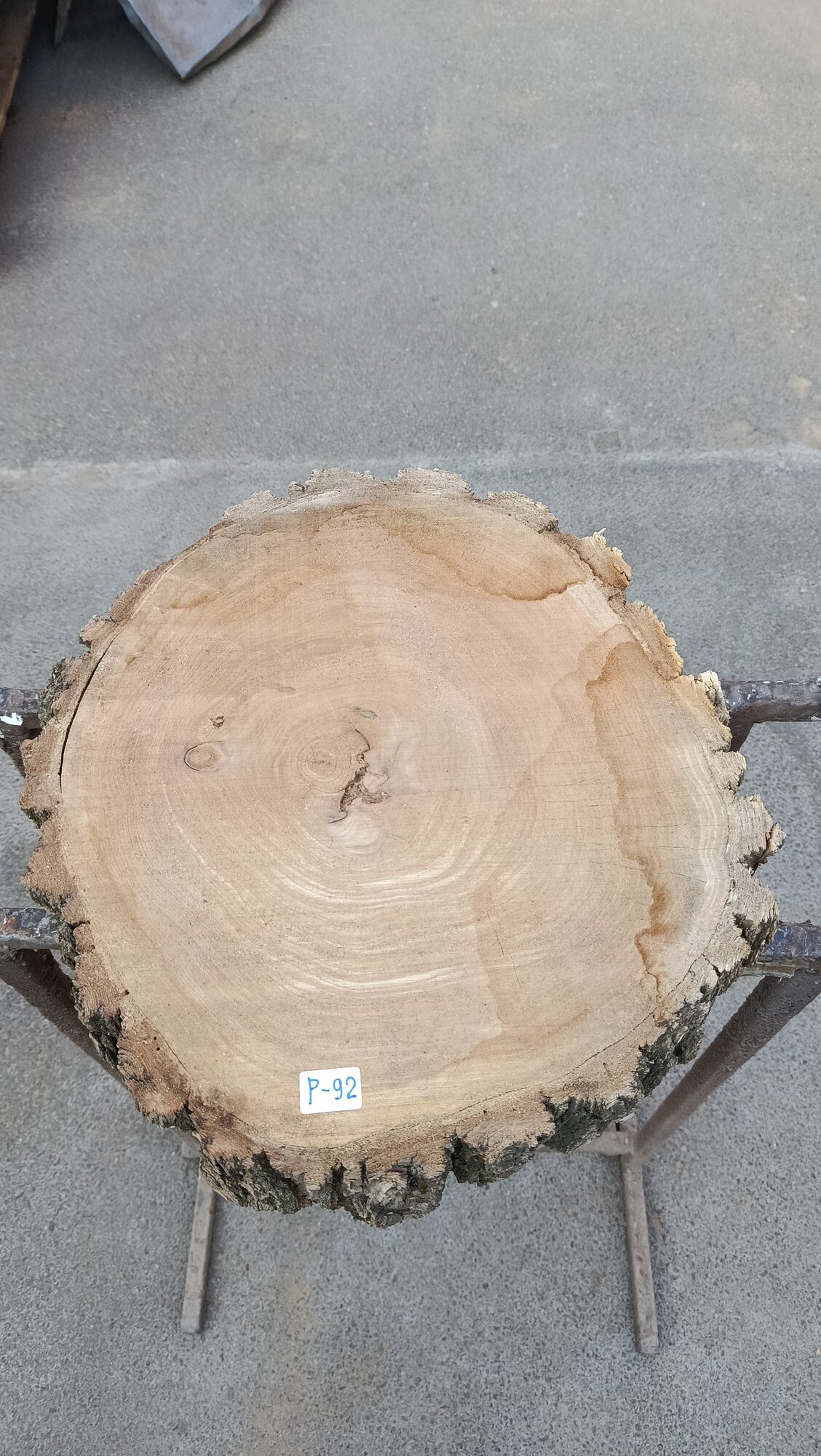 Спил из карагача 45х40х6см (Р92) высушенный не фрезерован, влажность 8-10%