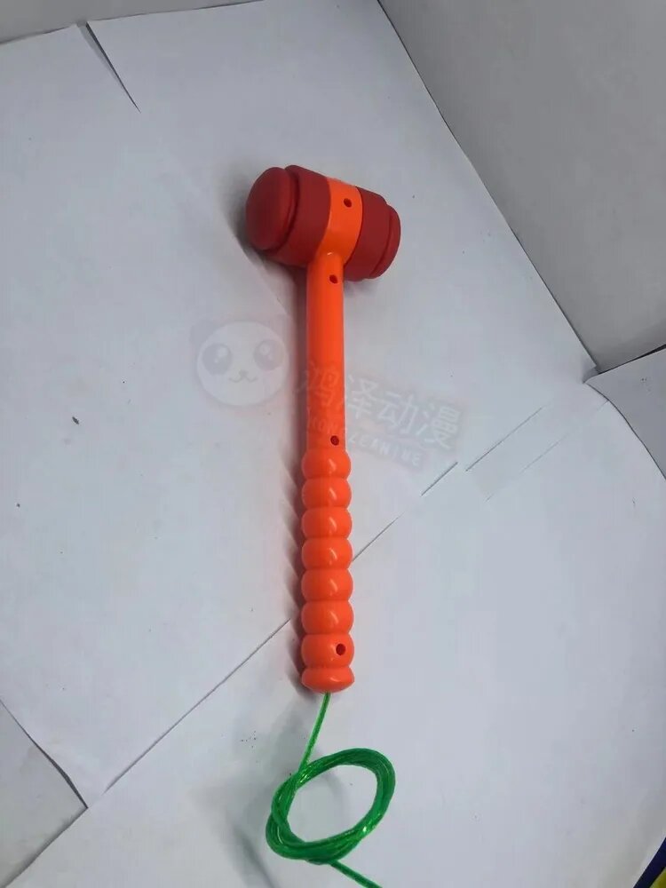 Маленький красный молоток для игровых автоматов