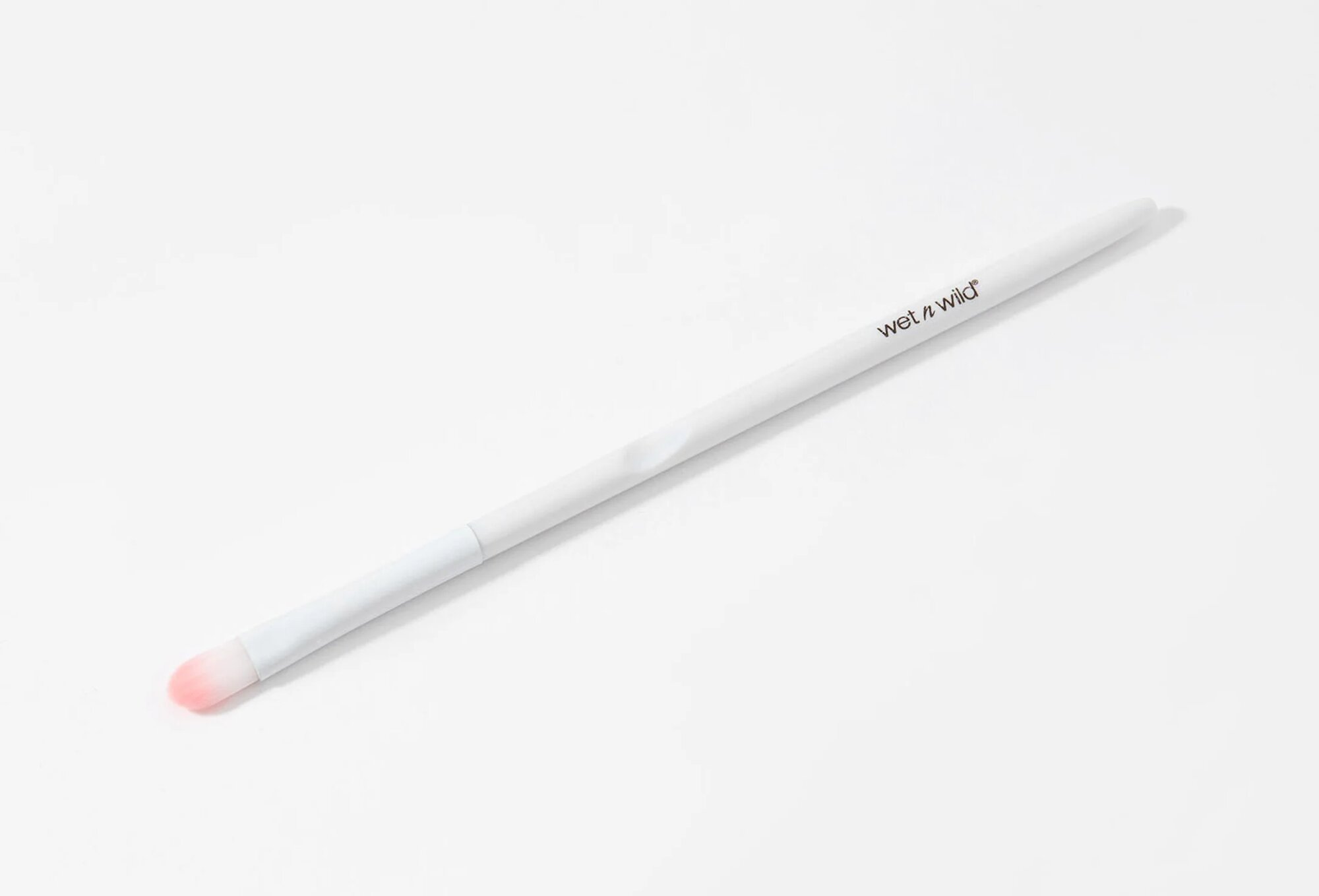 Кисть для нанесения консилера WET N WILD Small concealer brush