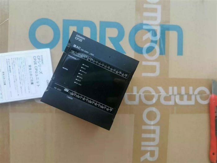 Модуль OMRON CP2E-E14DR-A — фото 1