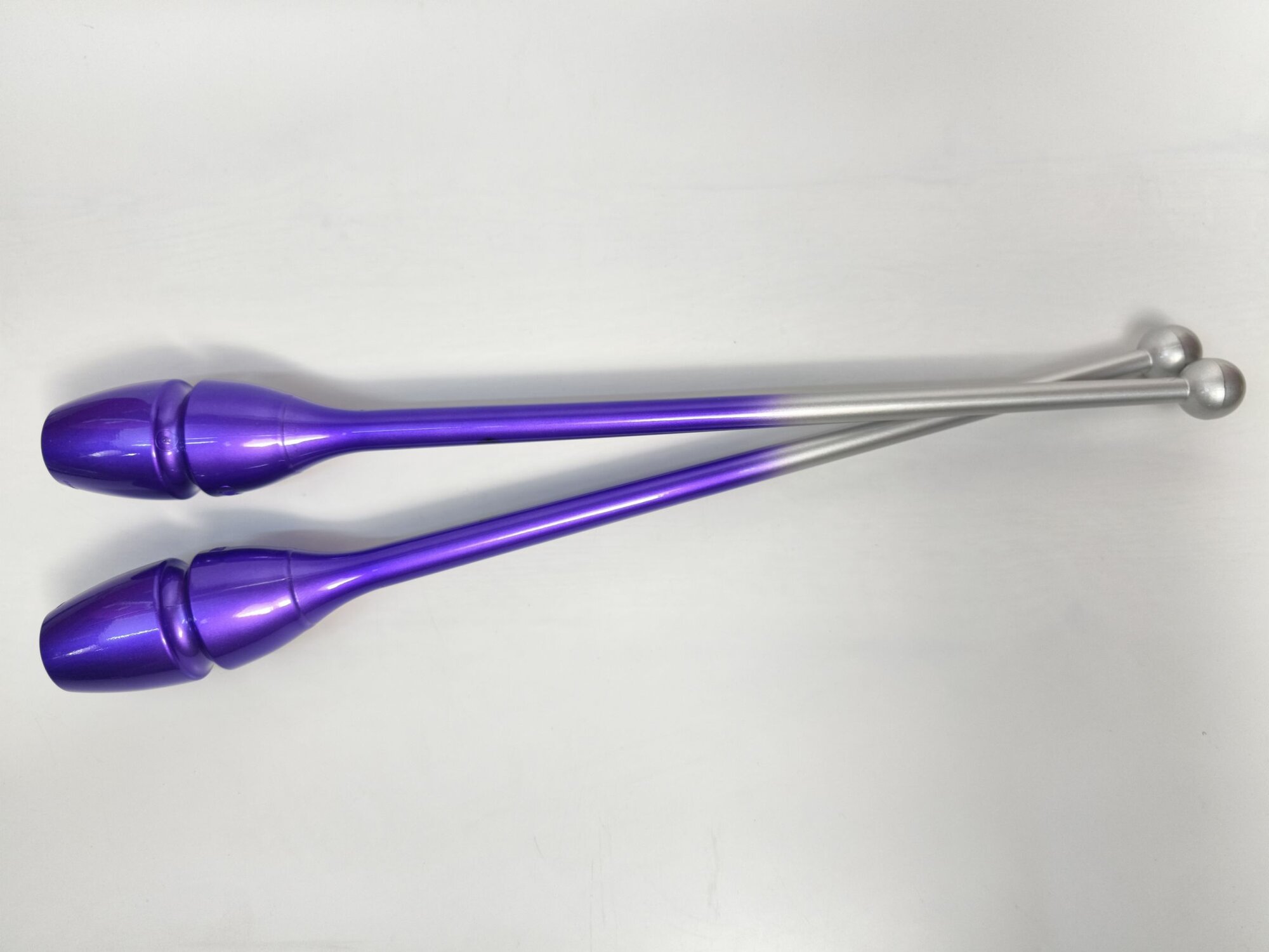 Профессиональные булавы Chacott High Grip Clubs II 45,5 см для соревнований, цвет серебристо-фиолетовый глиттер 777 Purple