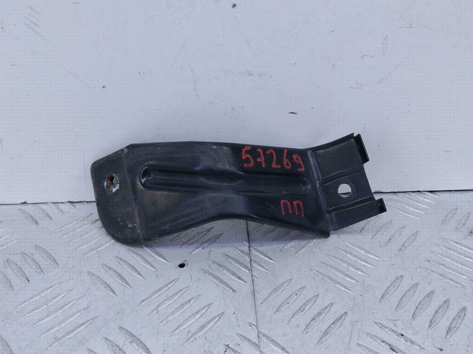 Кронштейн крыла передний правый Volkswagen Passat B5 рест. 2001 3B0821238A