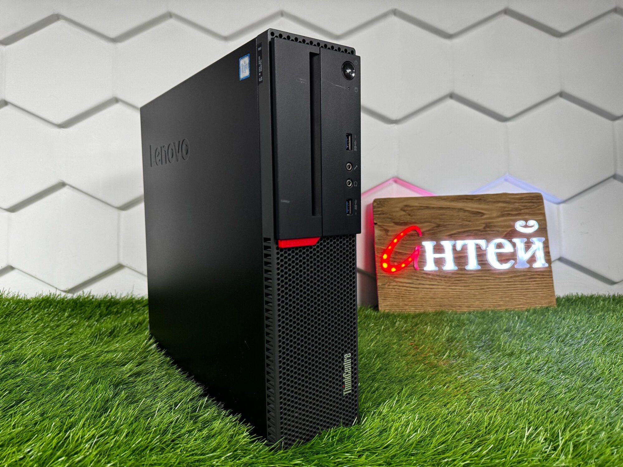 Системный блок Lenovo ThinkCentre M900 Intel i7-6700 3.40GHz/DDR4 16Gb/SSD480Gb/Win10, черный