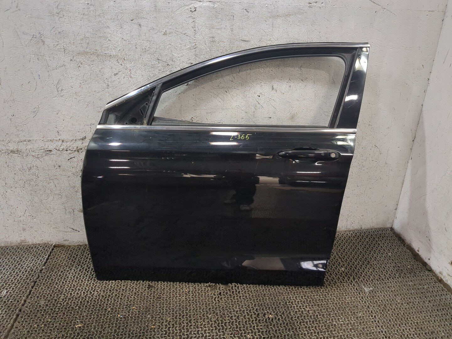 Дверь боковая (легковая) левая передняя Chrysler 200 Б/У