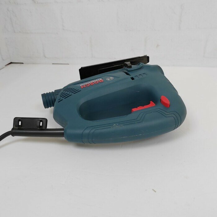 Лобзик Bosch GST700