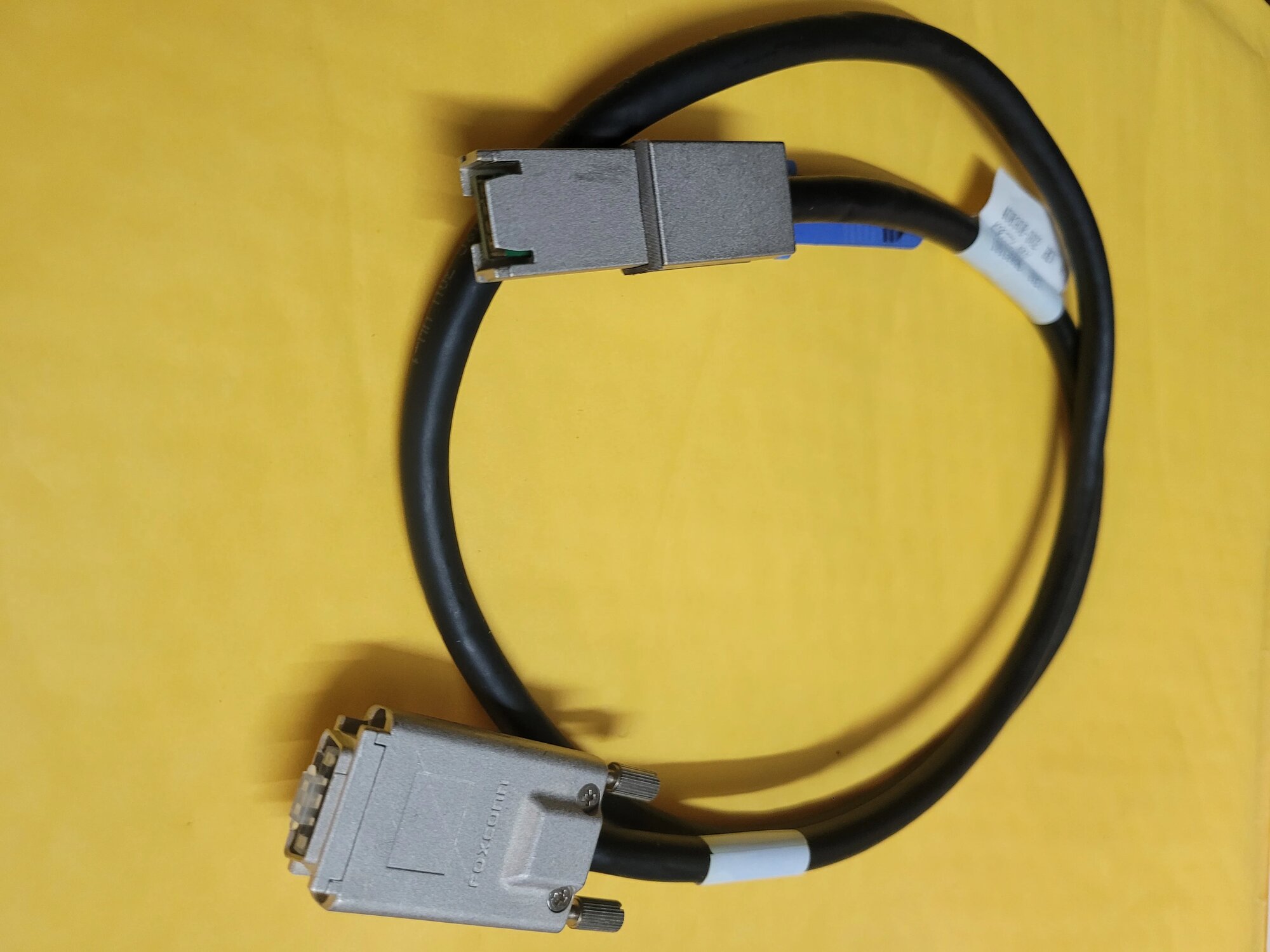 Внешний кабель MINI SAS 26P SFF-8088 TO SFF-8470 1 метр