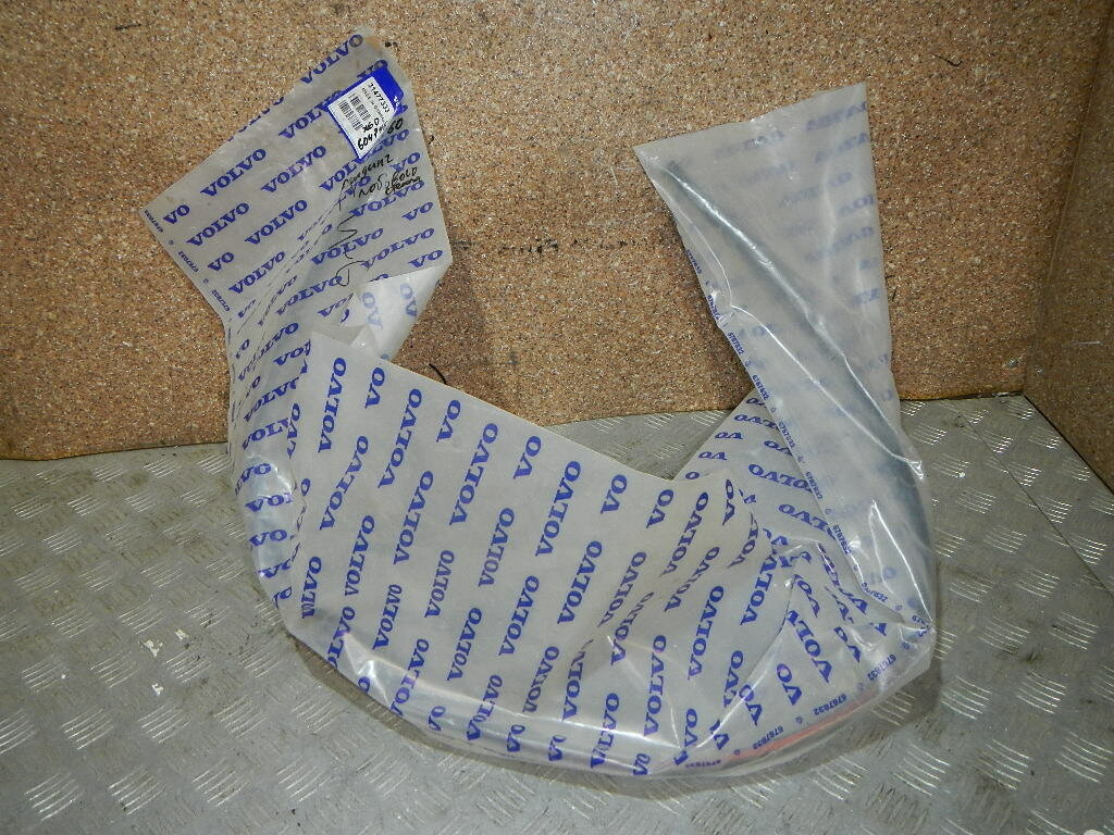 Б/У Молдинг лобового стекла, Volvo (Вольво)-XC60 (17-) VOLVO XC60 (17-) Нижний. Новый. 604746 VOLVO арт. 31477333