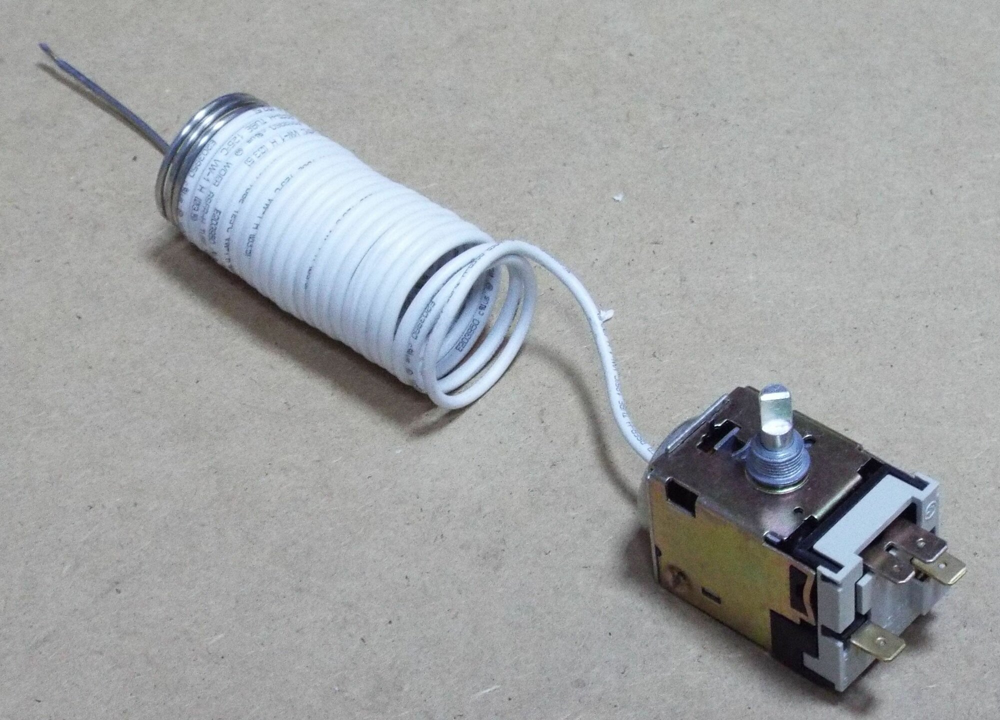 Терморегулятор для холодильника ТАМ-135 L-2500 мм