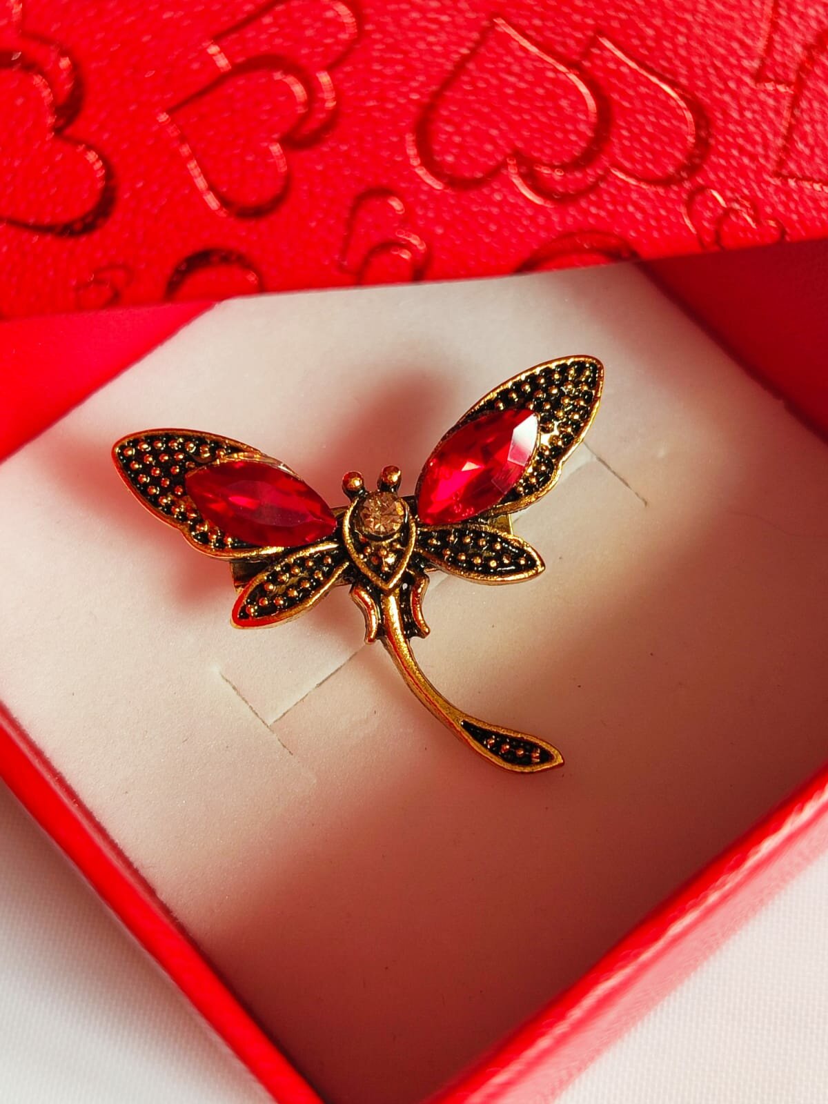 Брошь, стразы