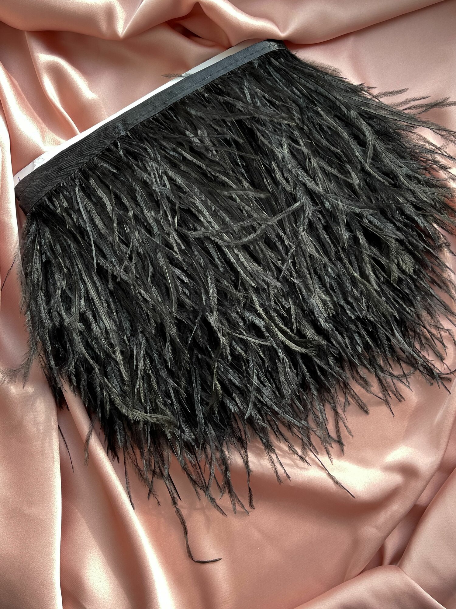 Перья страуса на ленте 1 метр