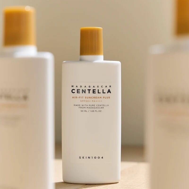 Солнцезащитный крем для лица SKIN1004 MADAGASСAR CENTELLA Air-Fit Suncream SPF50+ 50 мл
