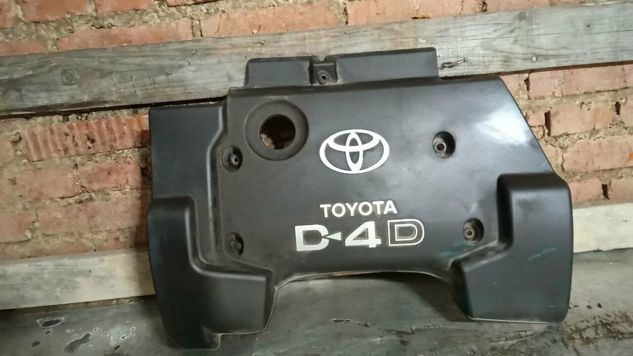Крышка двигателя Toyota Corolla Verso E121 2003