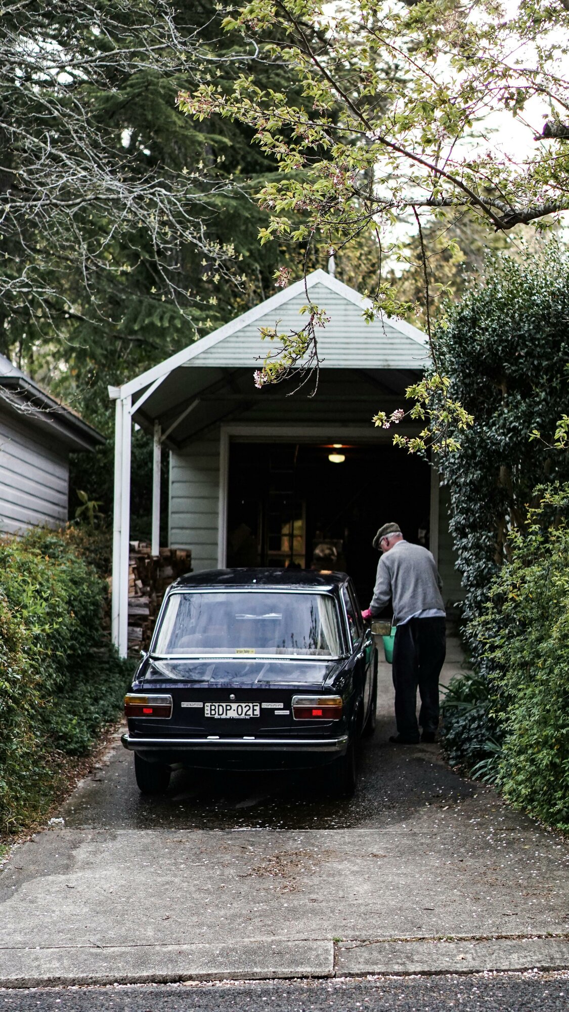 Картина на холсте 60x110 LinxOne "Автомобиль, интерьер для дома / декор на стену / дизайн