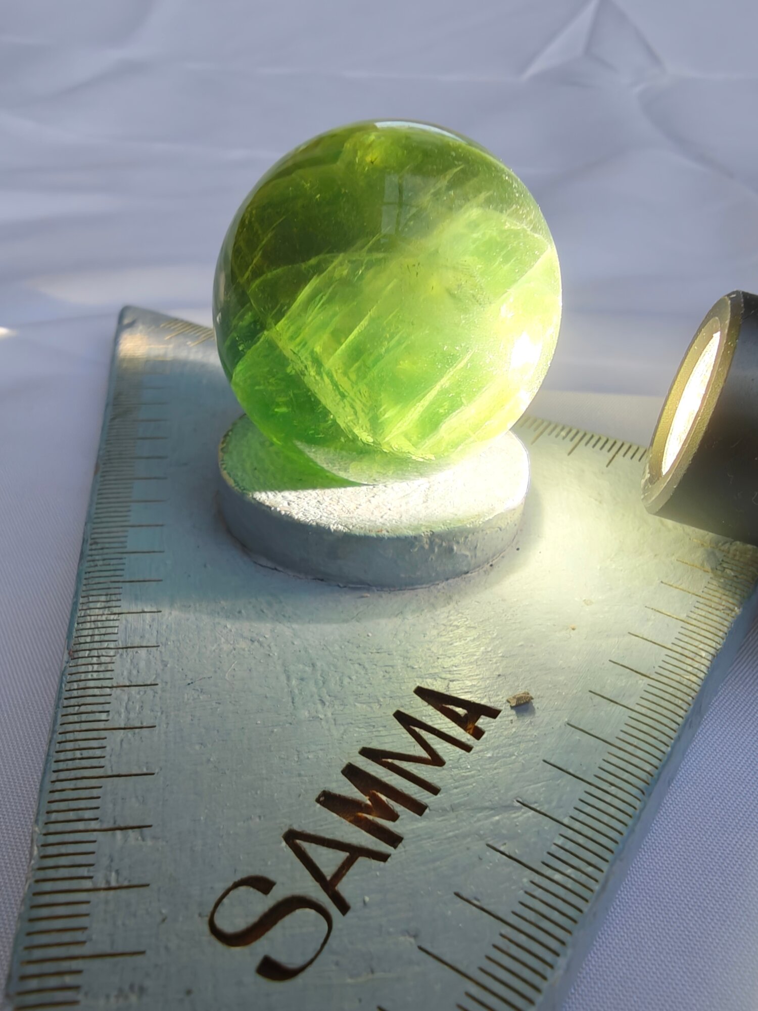 Шар из натурального камня Флюорит 35 мм